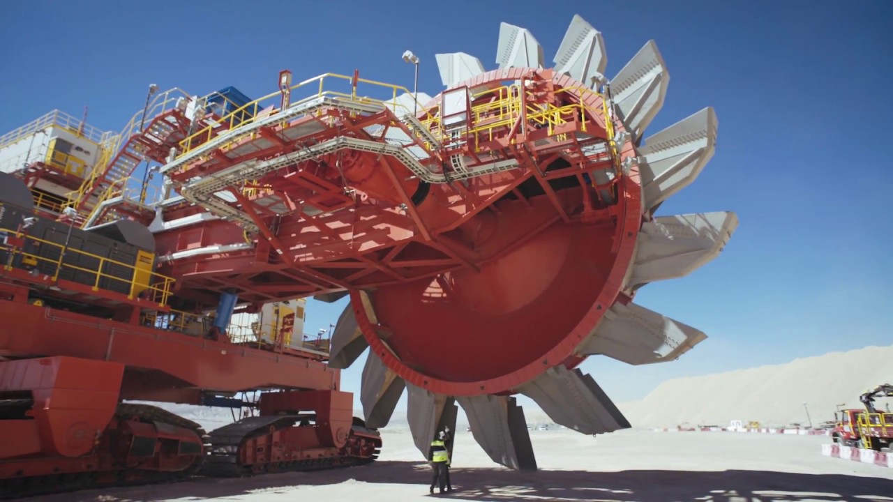 Rotopala: impresionante máquina trabajando para Chile #MineriaViva ...