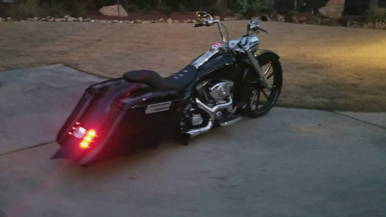 Harley Road King on air 26 - YouTube