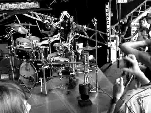 Robo-drummer at trash city, glastonbury 2009 - YouTube