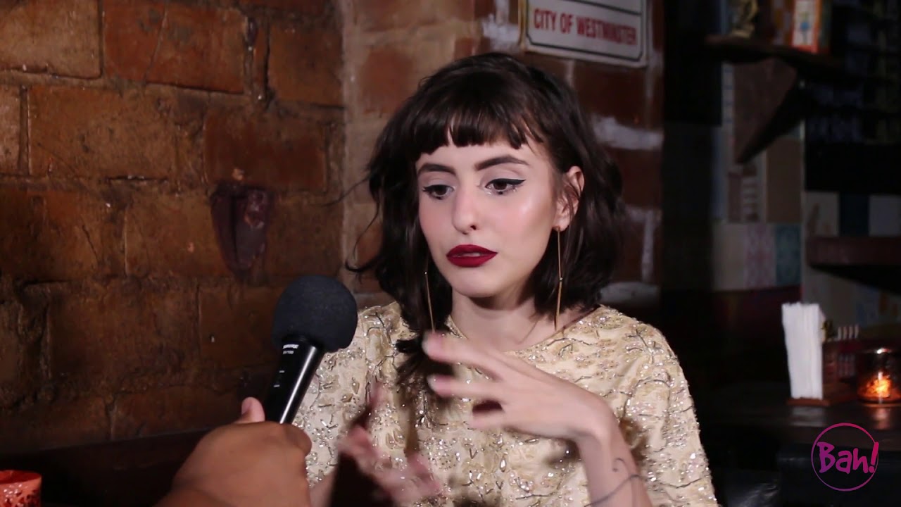 Mídia Holding Tv - Melina Vaz Amy Winehouse (cover) 16022018 - YouTube