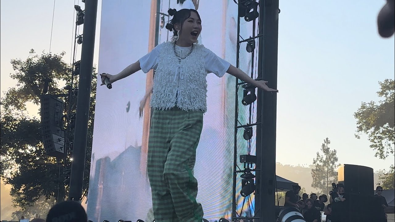 YOASOBI Probably / たぶん @ Head in the Clouds LA 2023 - YouTube