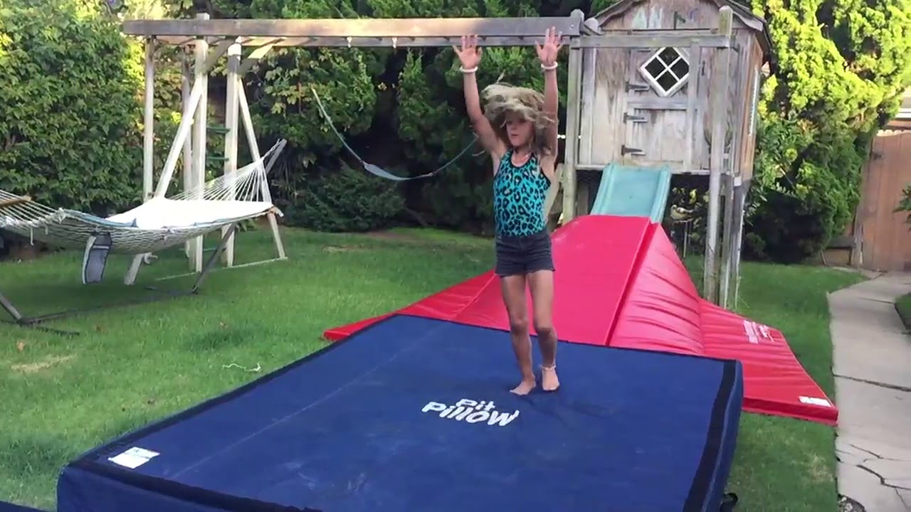 Amelia doing her gymnastics tricks, September 2017 - YouTube