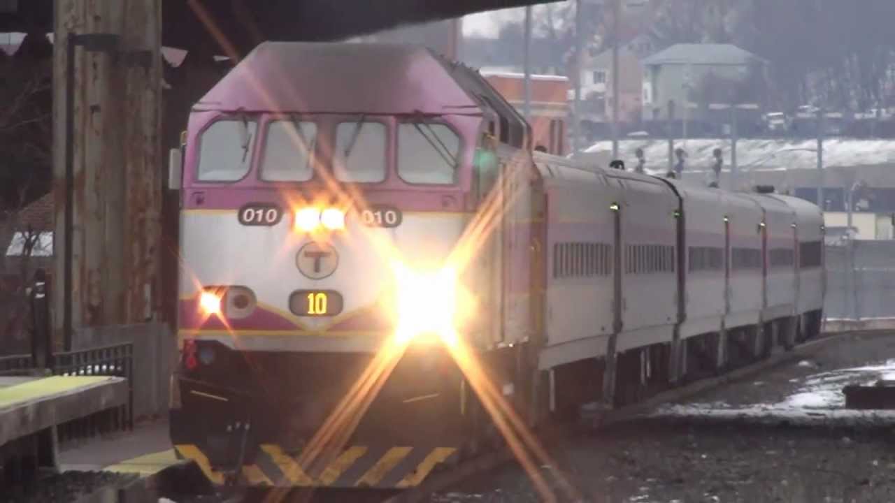 Worcester: MBTA "Purple Twinkie" Commuter Train (010) @ Union Station ...