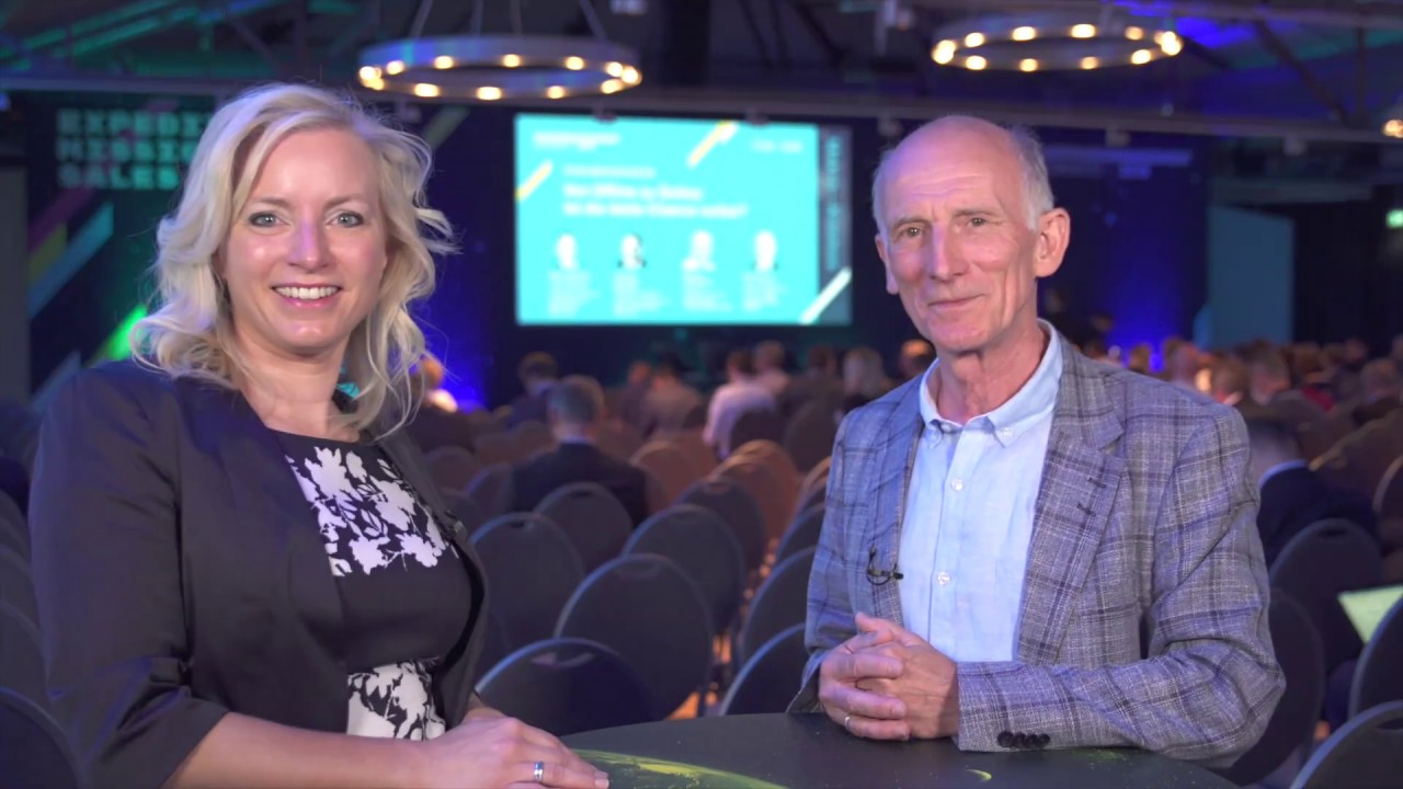 Die Vertriebsmanager: Christina Riess im Gespräch mit Astronaut Dr ...