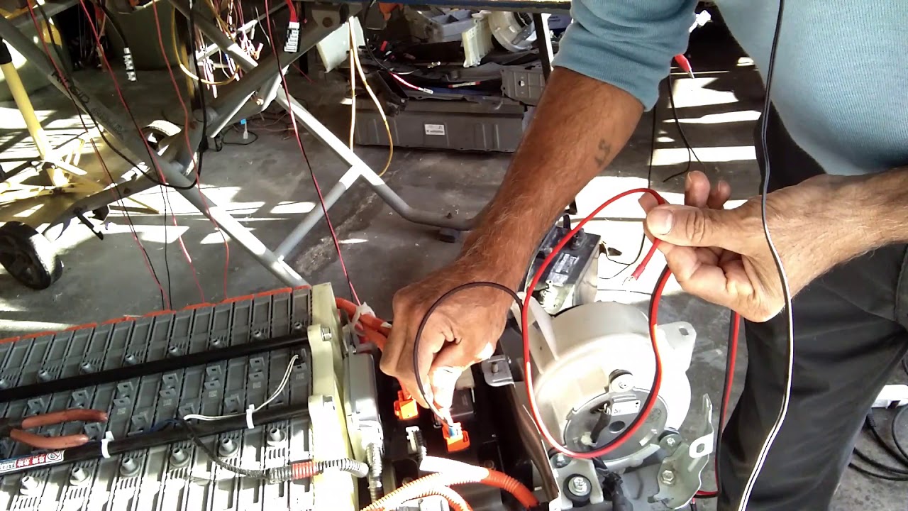 HOW TO Connect a Grid Charger to Gen III Prius. - YouTube