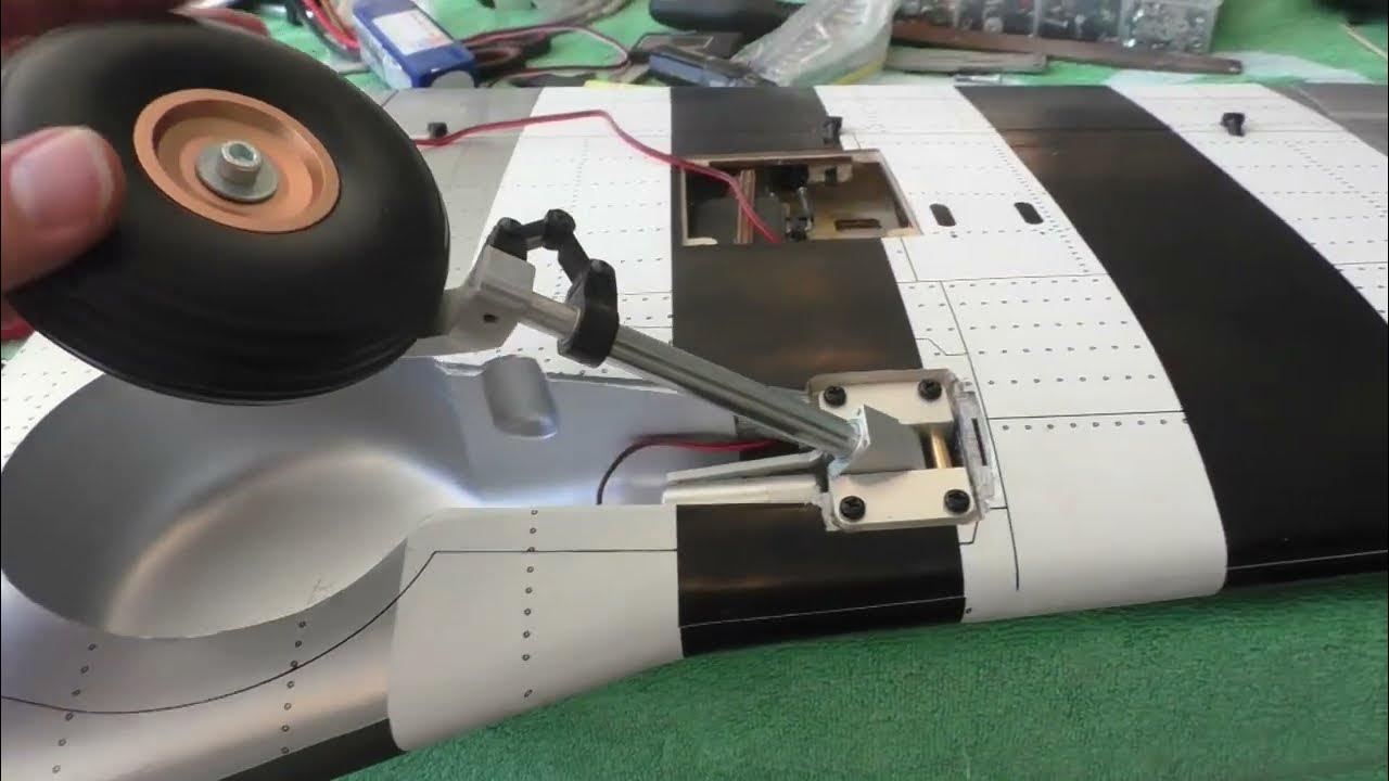 Hanger 9 Mustang P-51 20cc - JP Hobby's Retracts. - YouTube