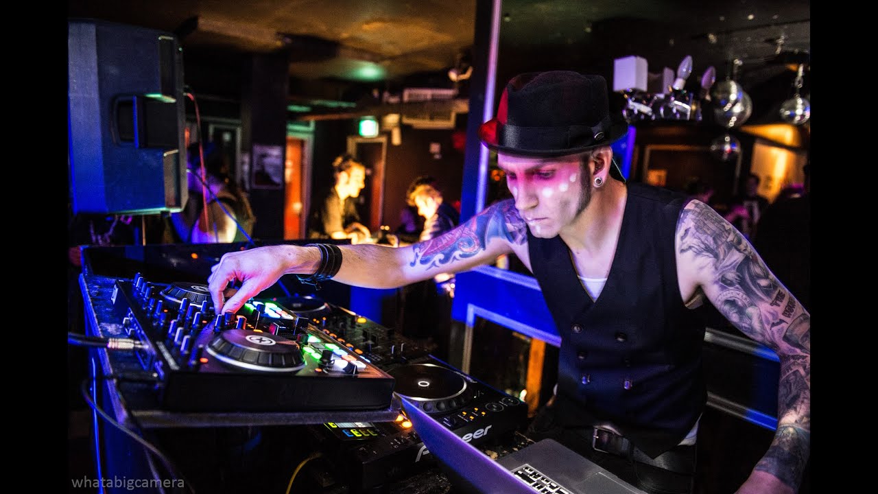 Daniel Graves DJ Set - Halloween - Perth, Australia - YouTube