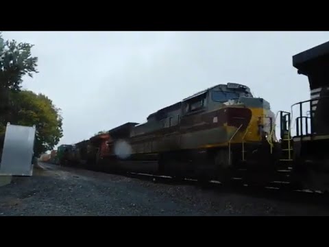 NS Delaware Lackawanna Heritage Unit #1074 Trails On 25A With A CN ES44DC - YouTube