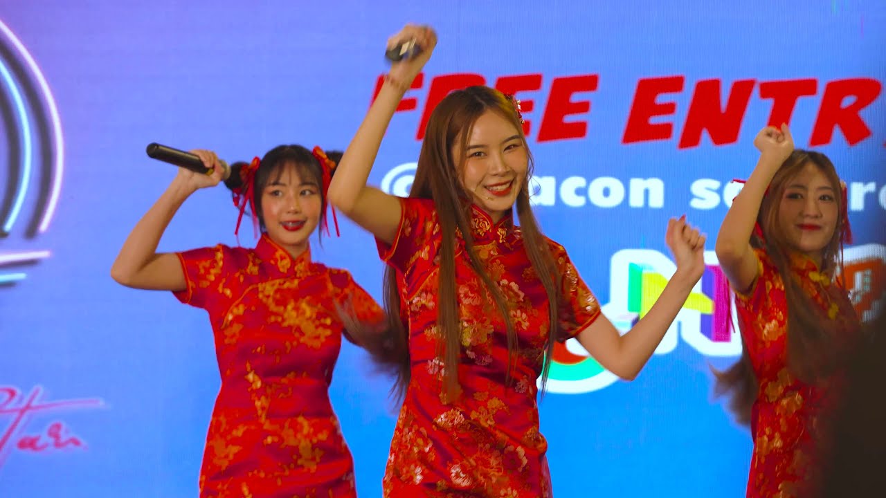 Wawa Daisy Daisy - ตึกตัก (TukTak) [กี่เพ้า Qipao] 20220130 [Fancam 4K ...