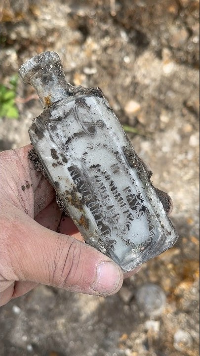 1800’s Bottle Dump Digging for RARE Bottles Relic Treasure Hunting Metal Detecting Mudlarking ...