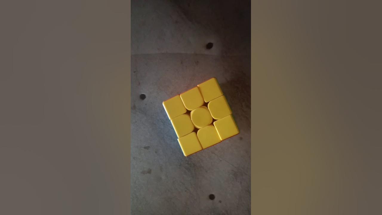 How to solve Rubik's cube first layer #rubikscube - YouTube