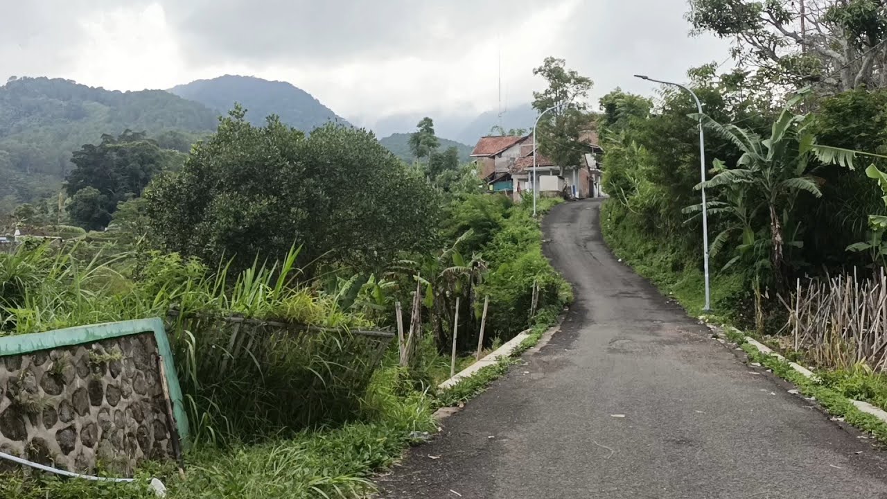 PERJALANAN MENUJU Kampung Godog Di Atas Gunung Karangpawitan Garut ...