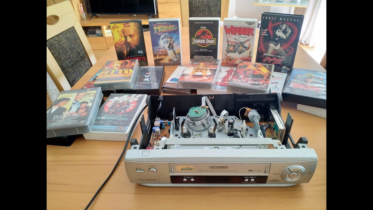 Einen VHS Samsung Videorecorder von Hand reinigen, bei starker ...