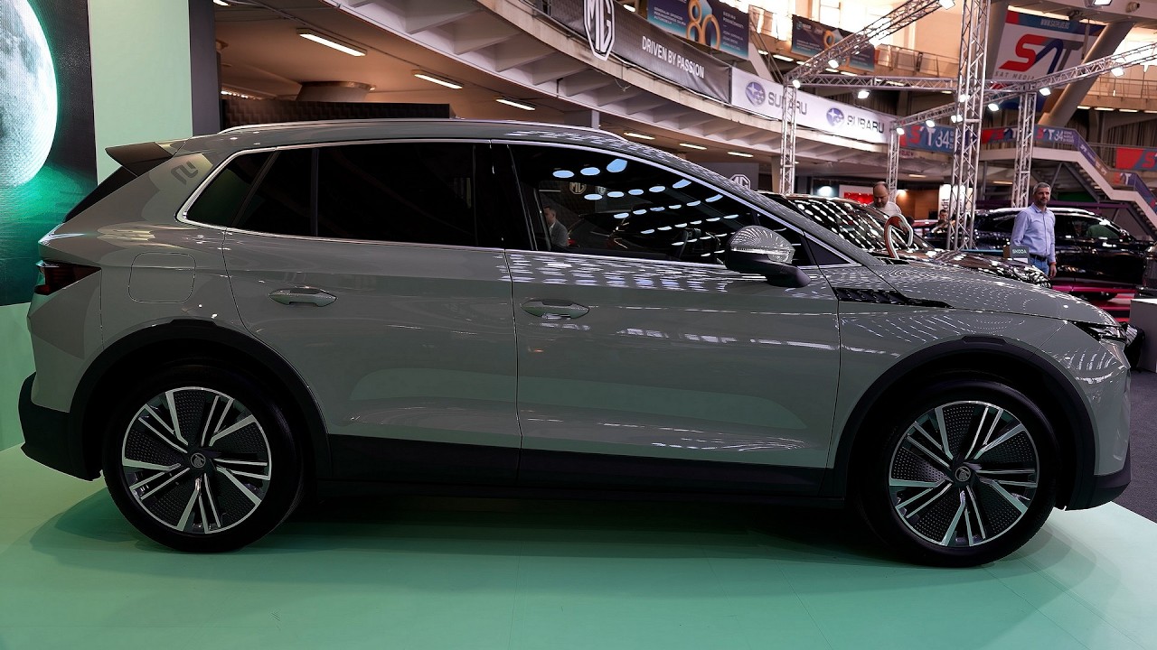 NEW 2025 Skoda Elroq SUV | FIRST LOOK - YouTube