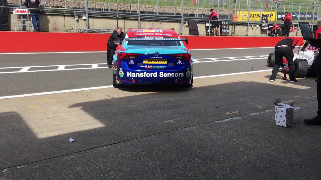 MotorBrag meet Tom Ingram #80 Toyota Avensis BTCC - YouTube