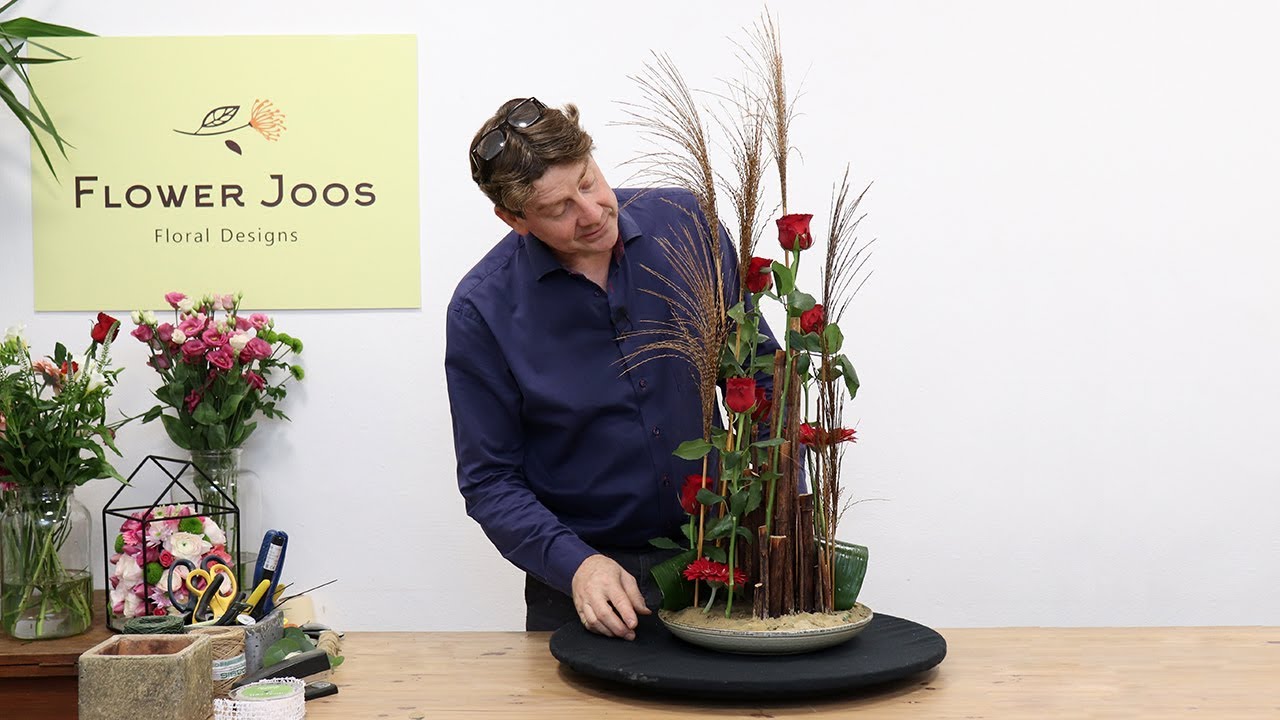 How To Make A Modern Red Rose Plate Design For Valentine's Day - YouTube