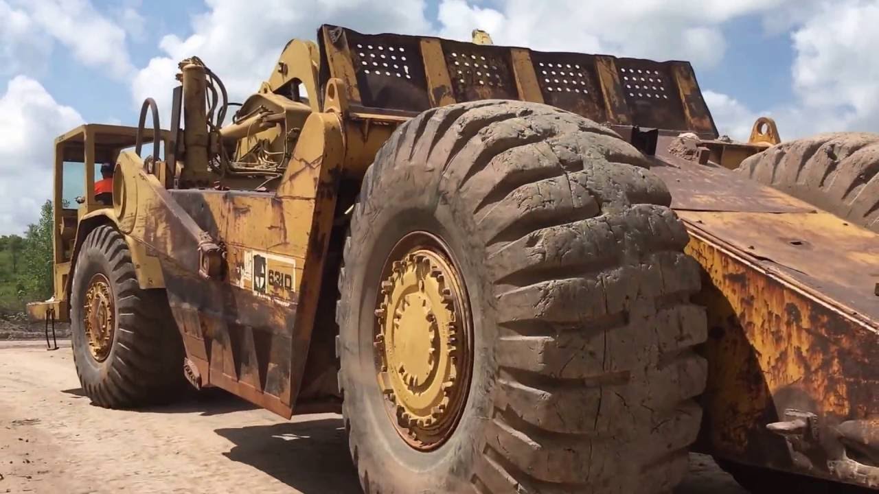 Caterpillar motor scraper model 631D, SN: 24W1129. - YouTube