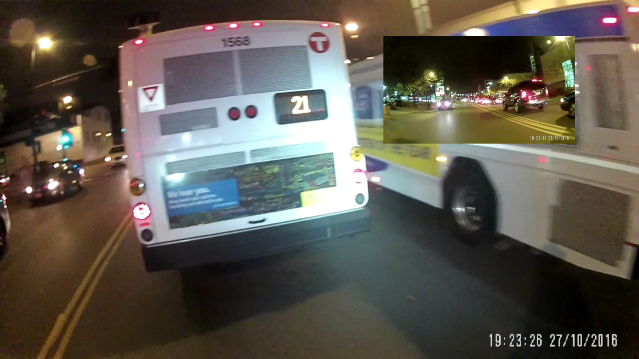 failure to yield right of way by metro transit bus - YouTube