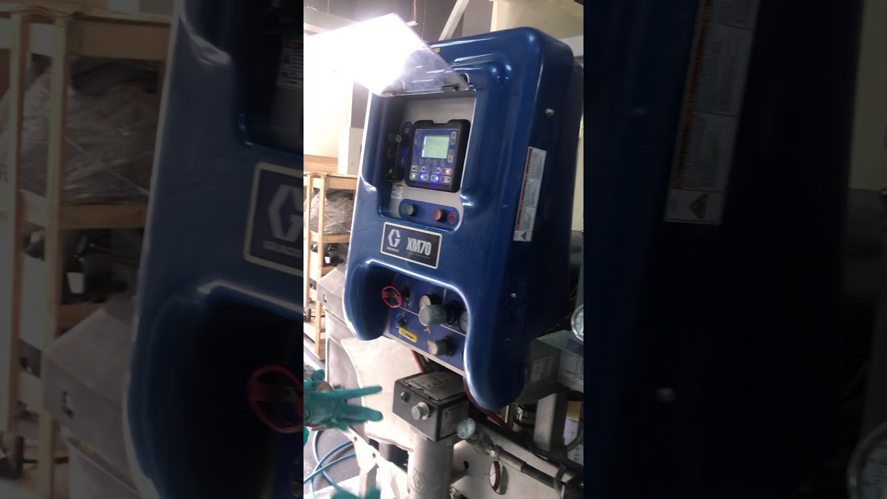 International Paint Intergard 475HS & Graco XM70 - YouTube