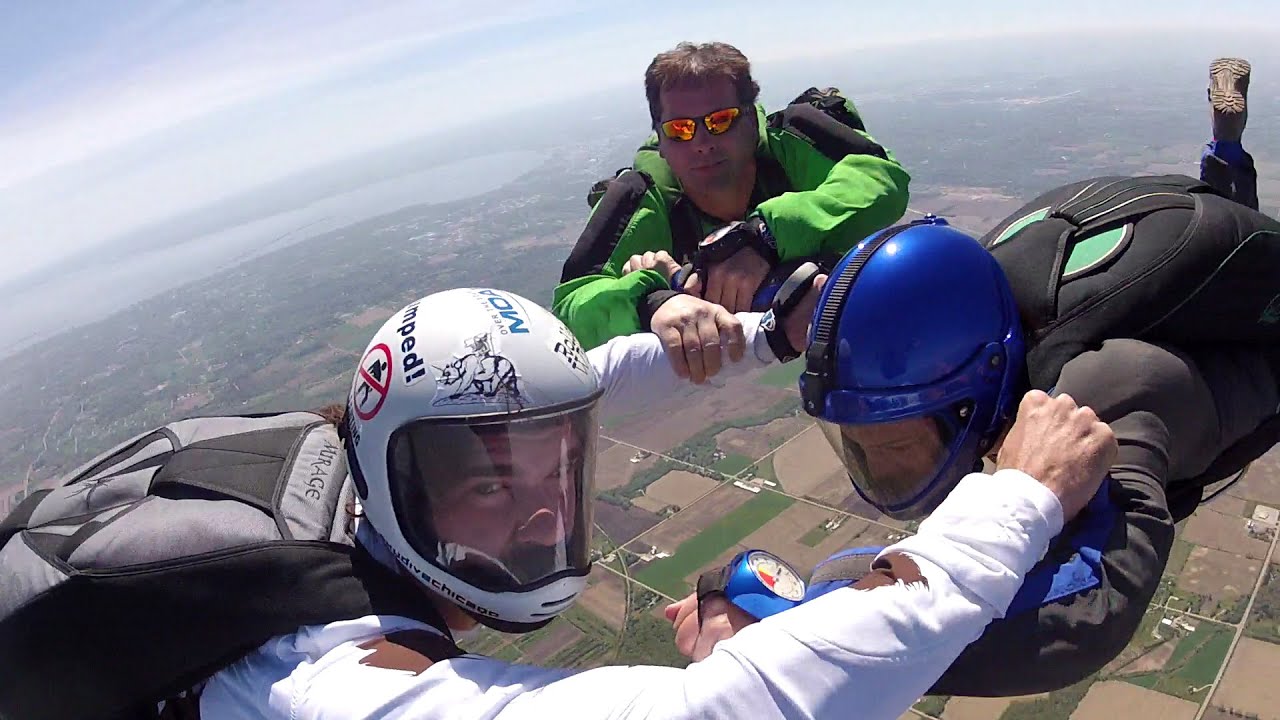 Green Bay Skydiving RW-4 - YouTube