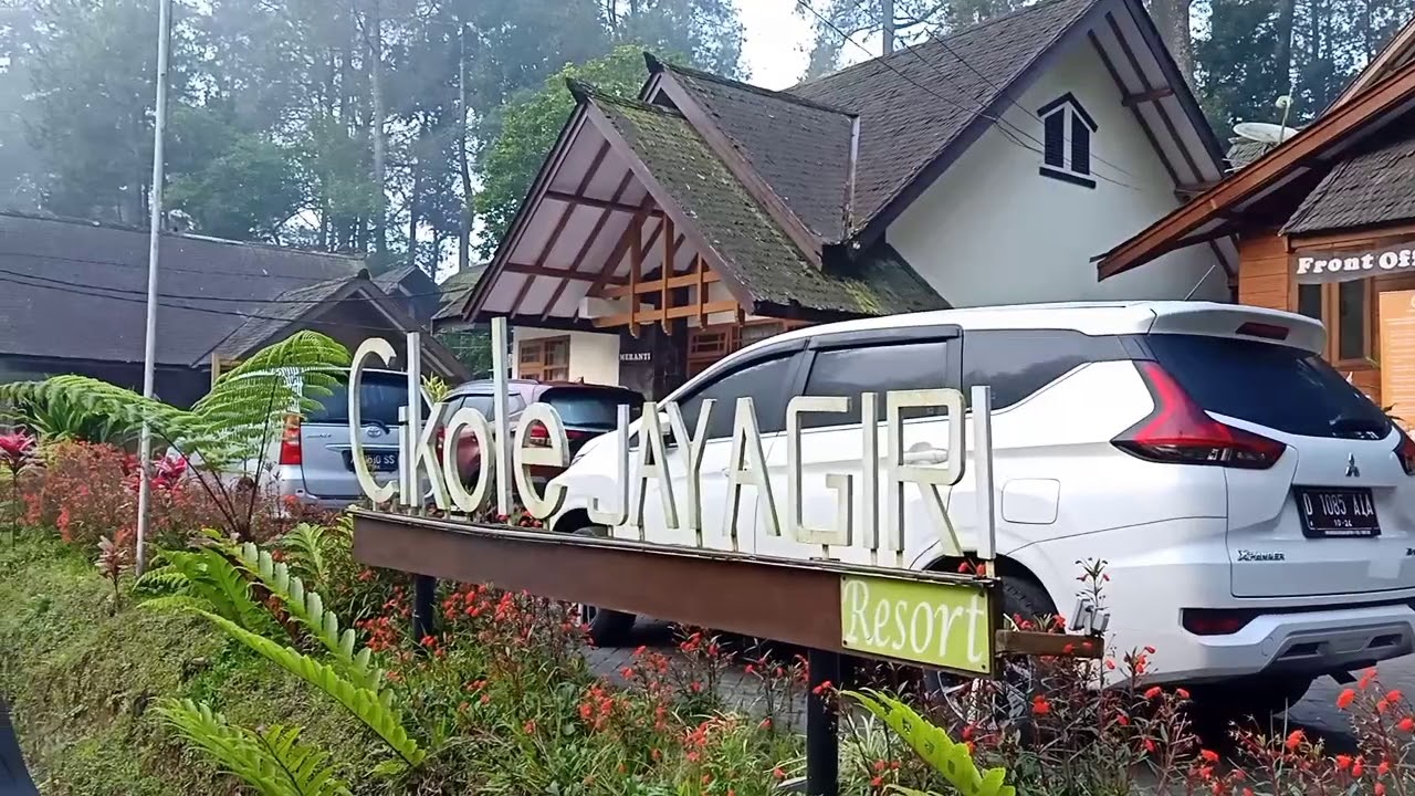 REVIEW CIKOLE JAYAGIRI RESORT - VILLA DI TENGAH HUTAN - YouTube