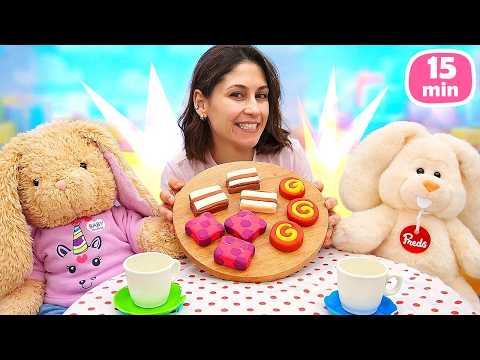 Ayşe ve tavşancık, evi temizledikten sonra kurabiyeler yapıyorlar! Çocuk videoları.