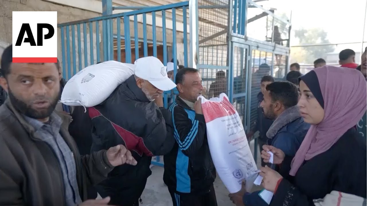 UNRWA starts distributing flour to families as part of efforts to ...