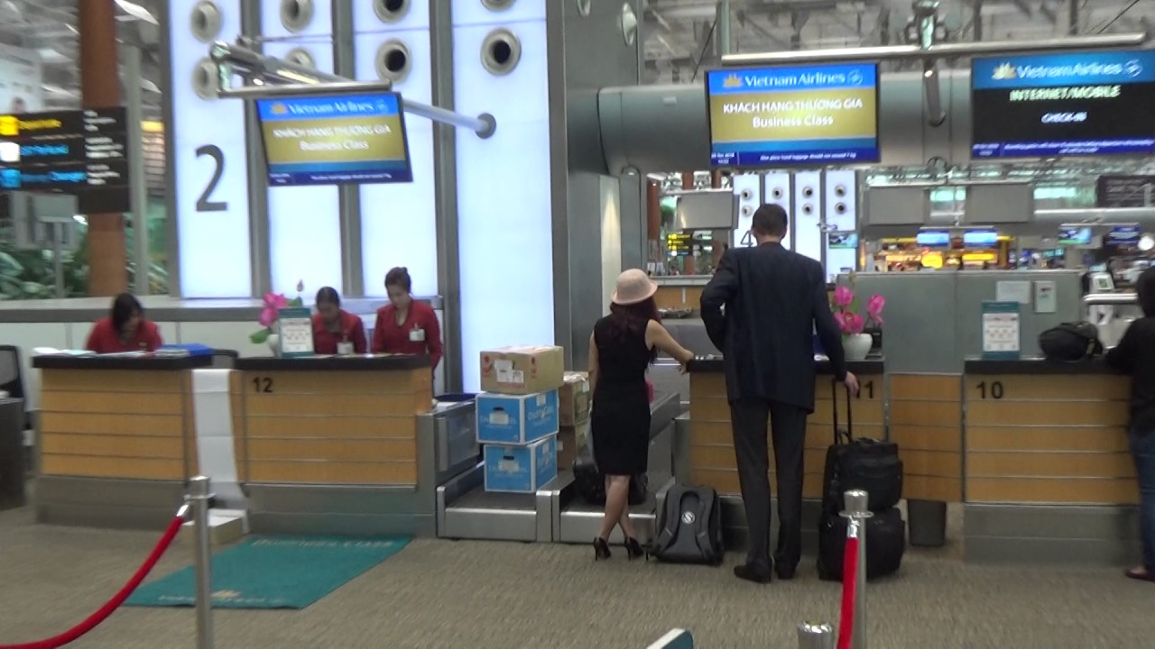 Vietnam Airlines Check in Counter Boxes Singapore Changi - YouTube