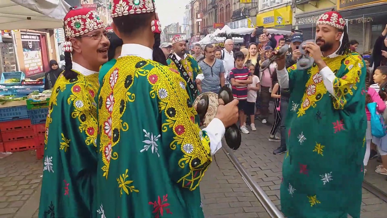 Musique-Danse Gnawa MArocaine A Rue Wayez à Bruxelles-BElgique - YouTube
