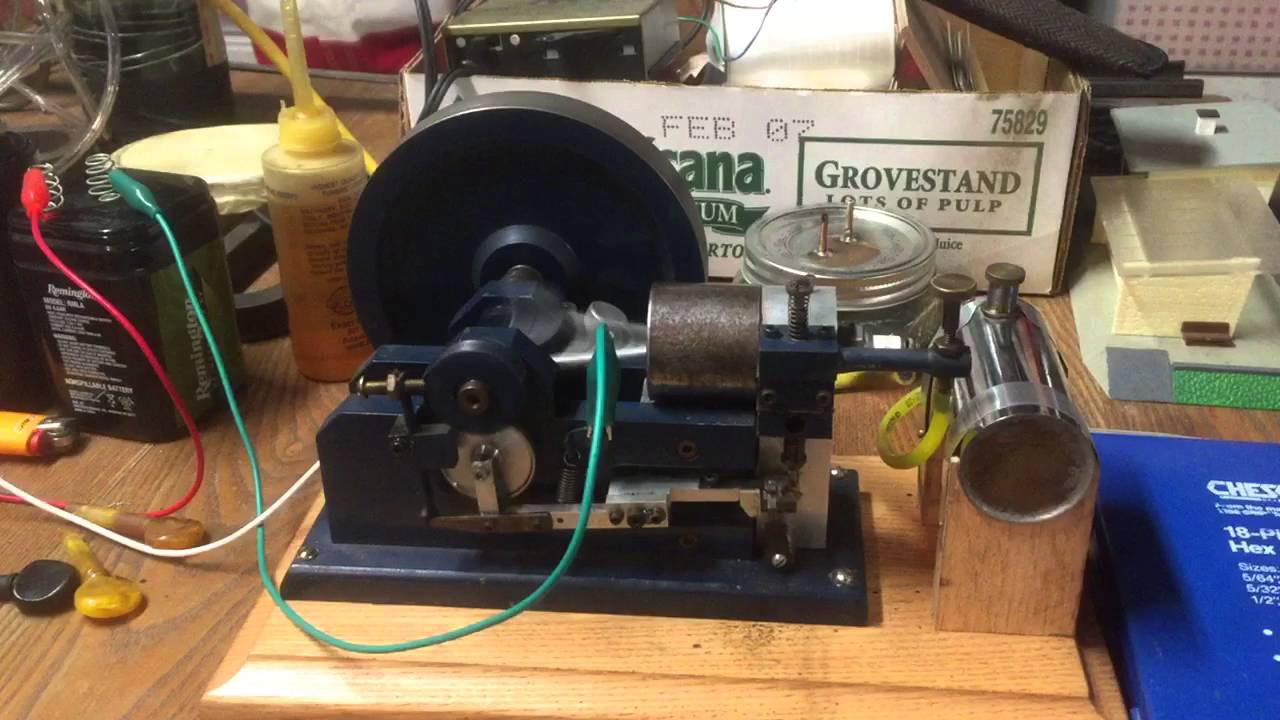 Duclos Maverick Gearless Hit & Miss Model Engine - YouTube