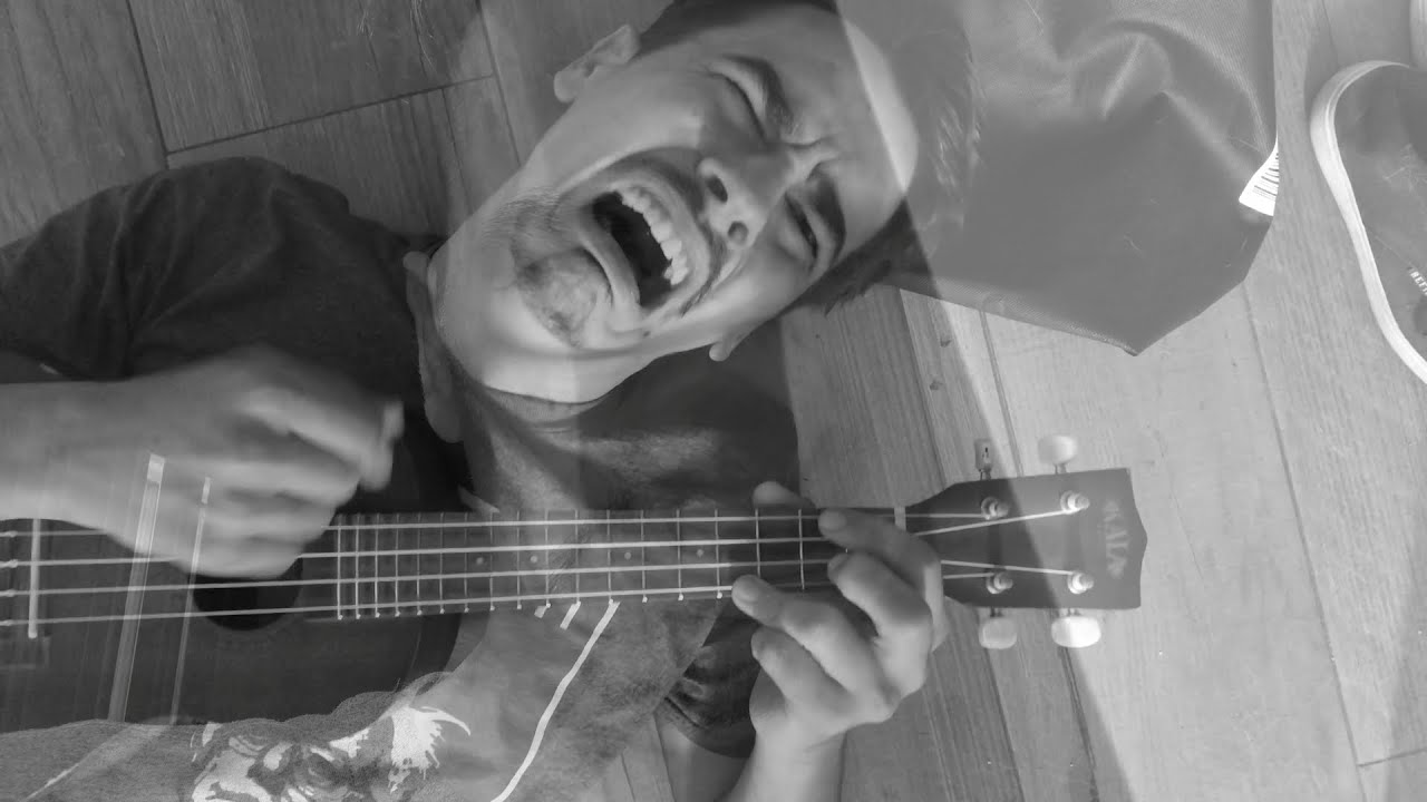 ME SINGING MAD WORLD BUT ITS CRINGE - YouTube