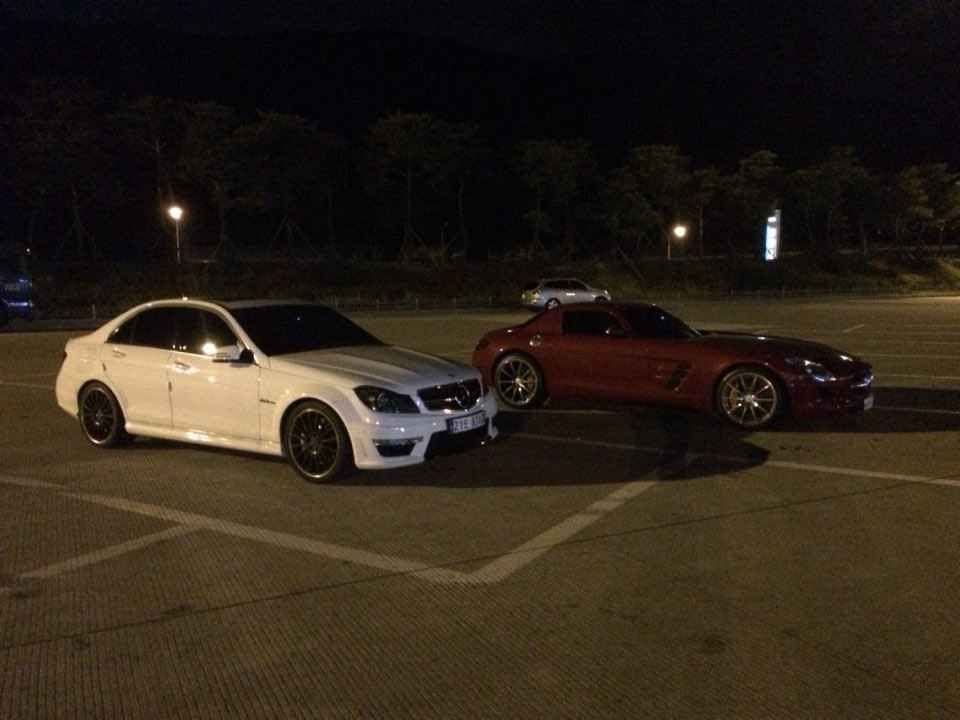 SLS AMG vs C63 AMG Highway Rolling from 60KPH - YouTube