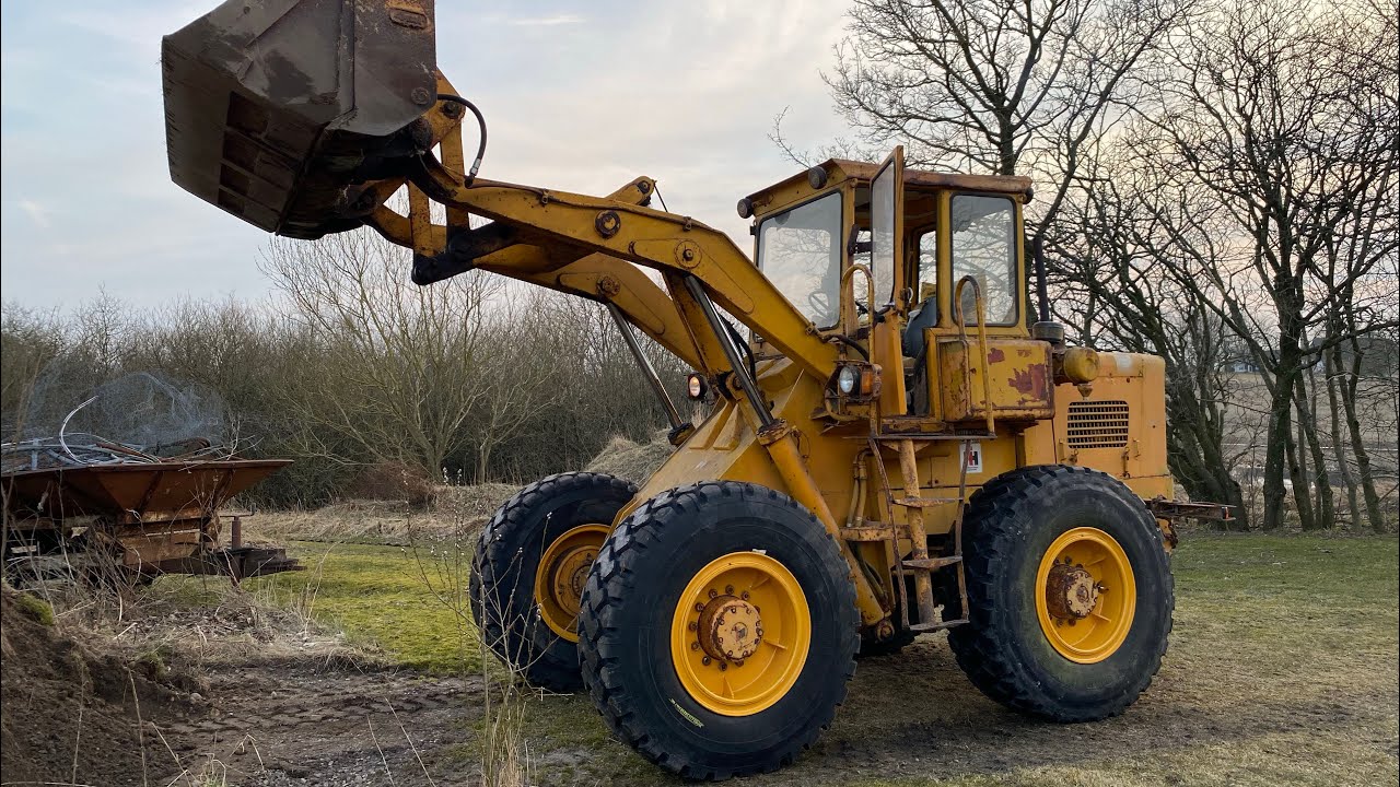IHC H-50B Payloader with new tires. - YouTube