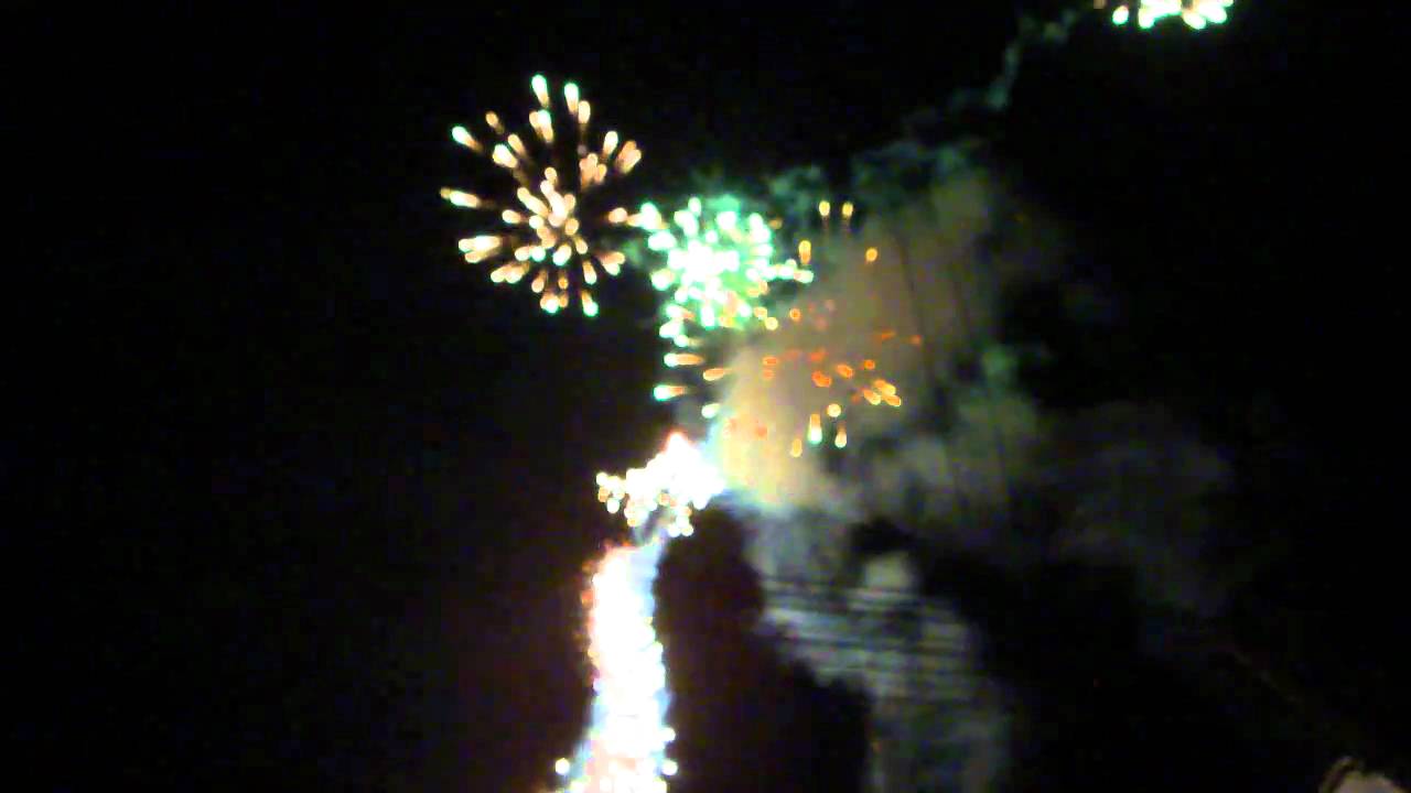 25 shot cake firework - YouTube