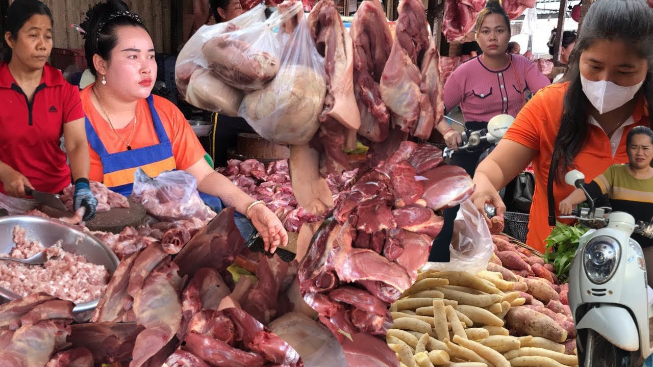 Amazing Cambodian Live Food Market Scenes Live Fish , Pork , Fruits ...