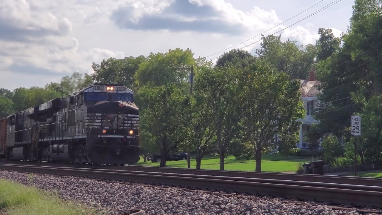 NS 7500 rolling through Glendale Ohio ft. BNSF 7973 as rear DPU - YouTube