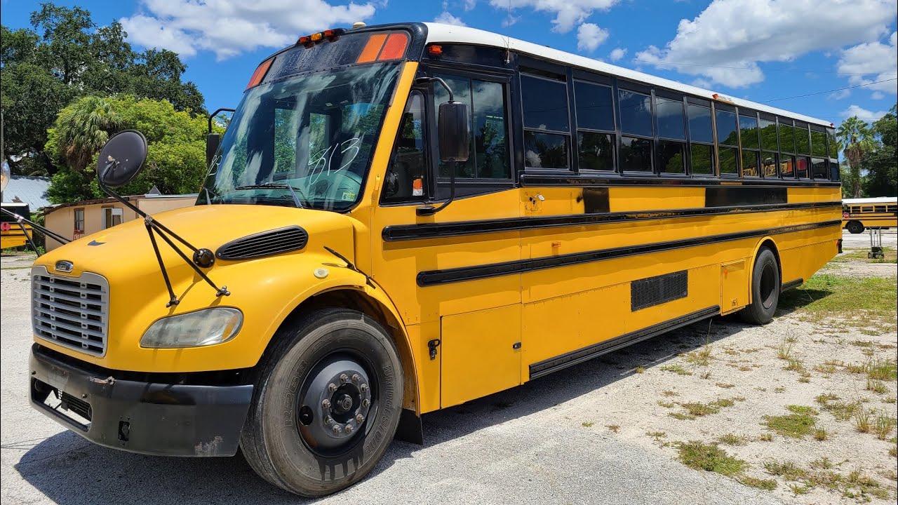 C2 Freightliner south bus never rust with a Mercedes Engine runs great ...