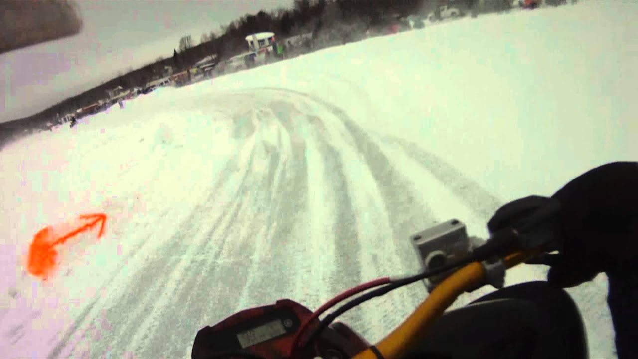 ATV ice racing lac des ecorse heat 1 , 15 bikes - YouTube