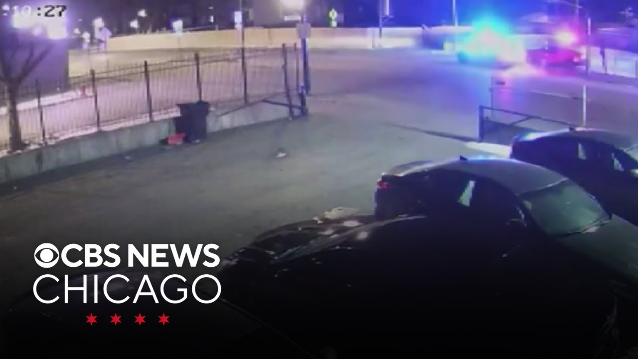 Chicago Police Officer's gun accidentally discharges after robbery ...