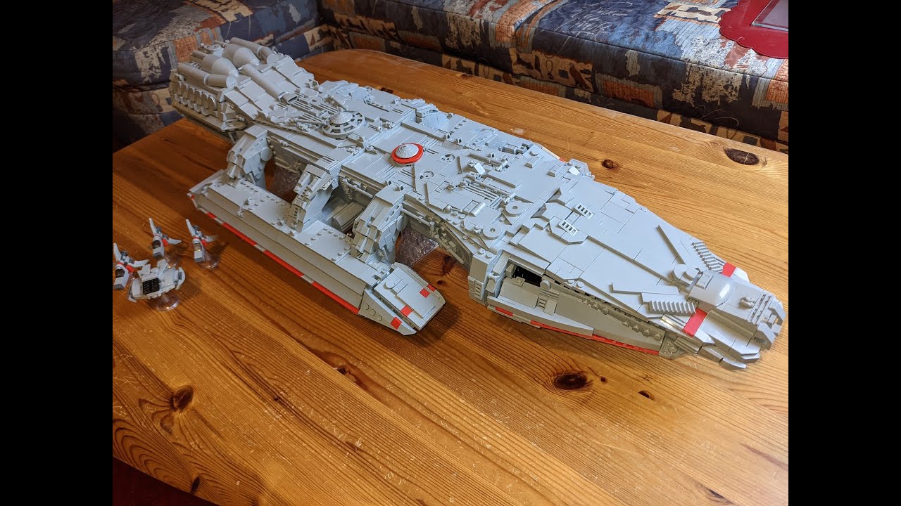 Blue Brixx 103218 Große Mutterschiff / Galactica? - YouTube
