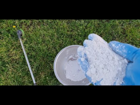 Как затенить теплицу от солнца быстро и просто. - YouTube