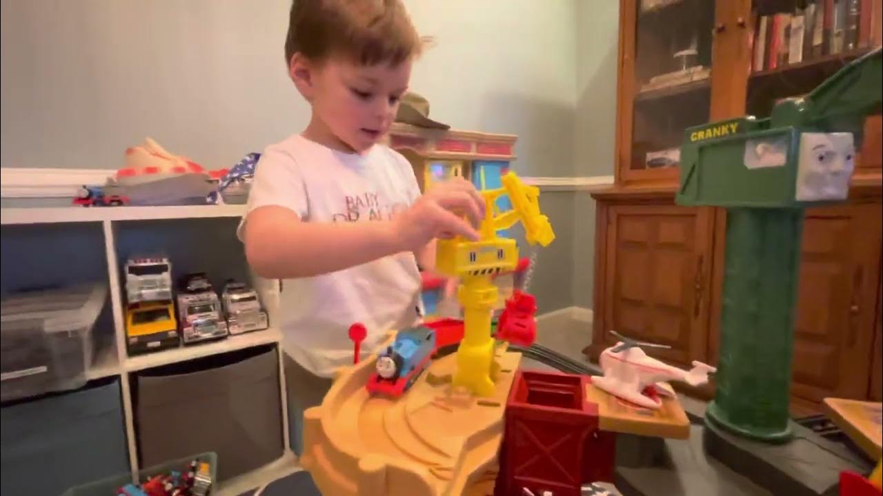 Thomas & Friends Trains & Cranes Super Tower Review - YouTube
