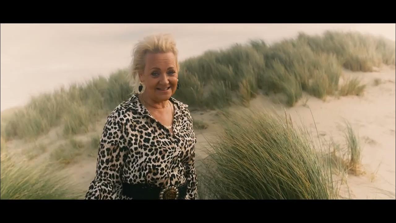Liesbeth Vollebregt Ik lach altijd Official Videoclip - YouTube