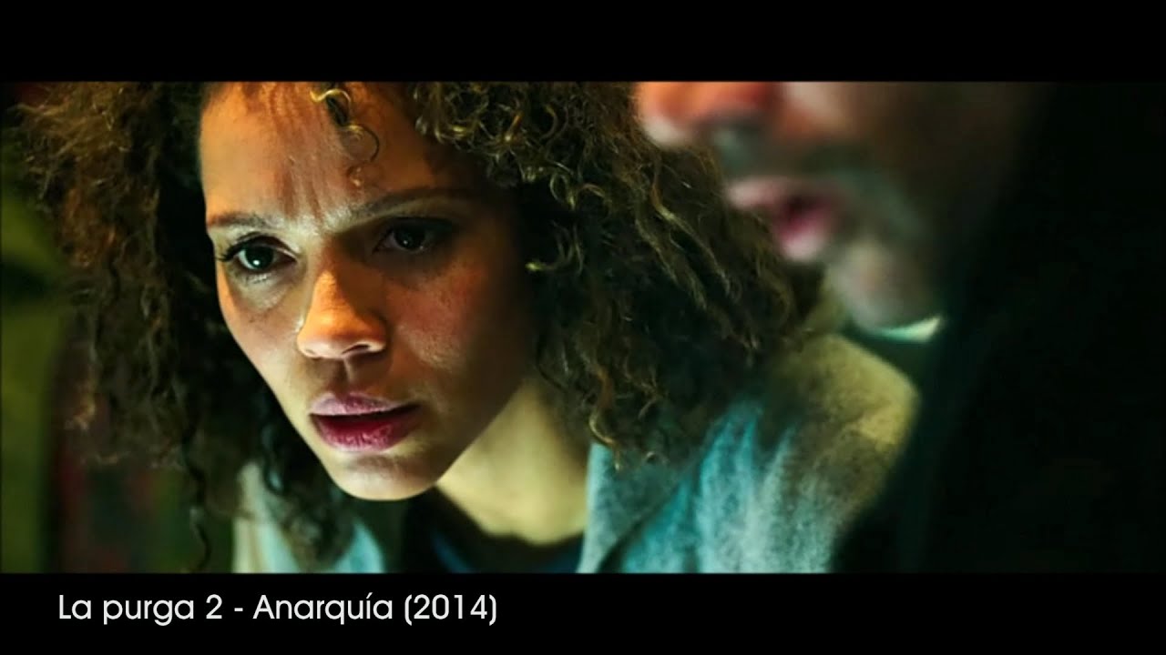 La purga 2 - Anarquía (2014). El líder guía al grupo por una ciudad ...