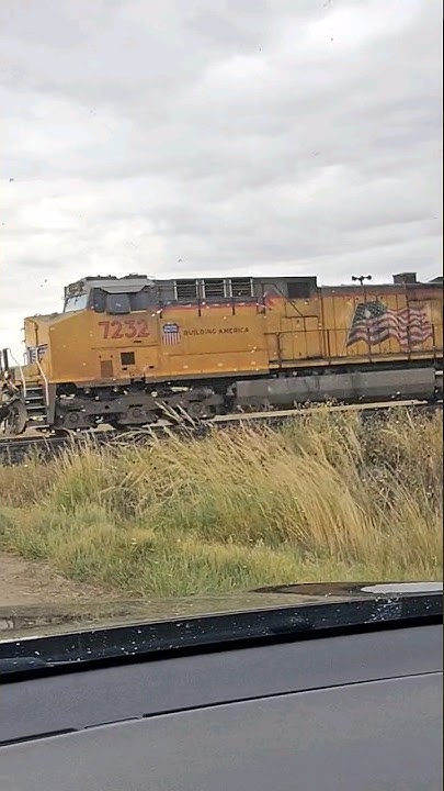 UP 7232 AC44CW Leads Manifest EB! - YouTube