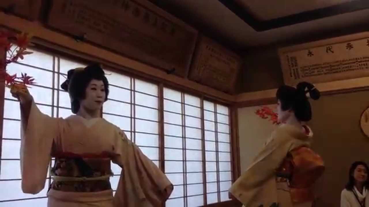 Geisha dance for Autumn - YouTube