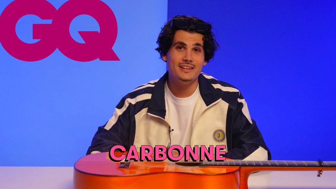 Carbonne révèle ses 10 essentiels (guitare, micro et cheval en bois ...