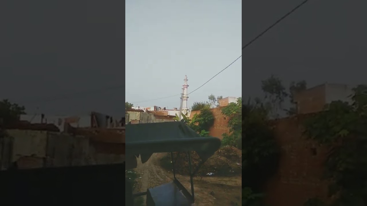 apne gaon me tractor par aram karte hue - YouTube