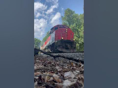 New England Central 608 southbound with rare K3LP horn. - YouTube
