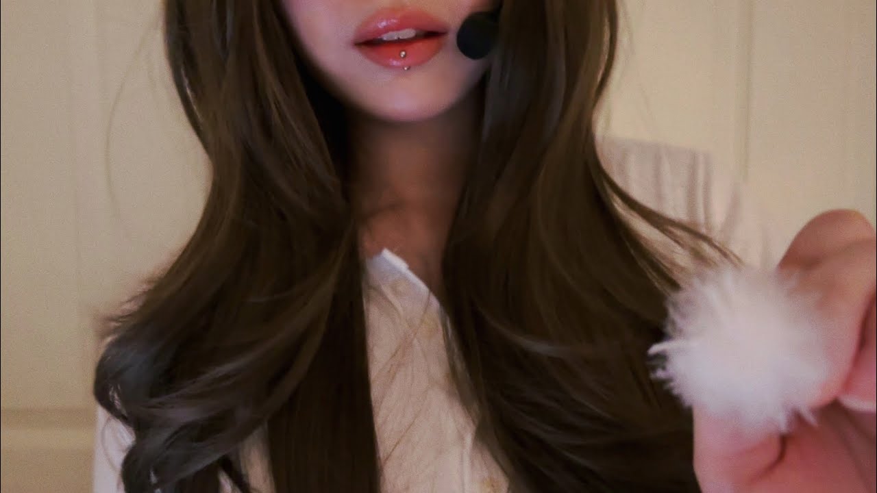 Korean girl trying ASMR in 🇧🇷 Brazilian Portuguese (40 trigger words ...